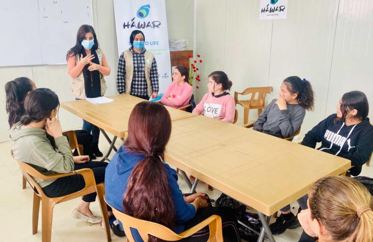 YOUNG WOMEN ATTEND HEALTH SEMINAR — HÁWAR.help